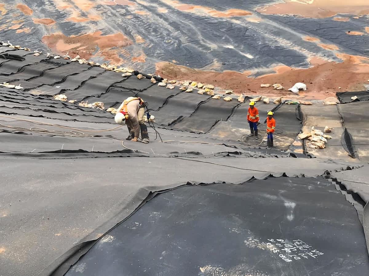 Quais as principais aplicações e funções do Geocomposto Drenante?